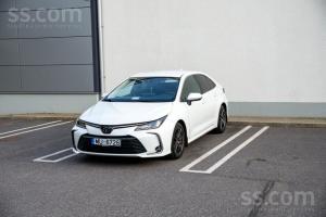 Белый Тойота Королла 2021 в Рига, объемом двигателя 1.50 л и пробегом 40 тыс. км за 16900 €, фото  на AUTOMOTO.COM.LV