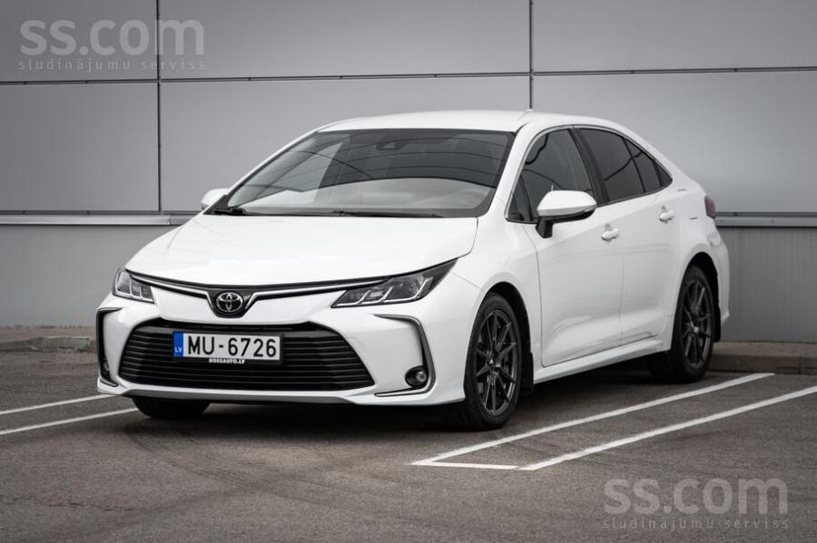 Balts Toyota Corolla 2021 Rīga, ar dzinēja tilpumu 1.50 L un nobraukumu 40 tūkst. km par 15500 €, foto 1 vietnē AUTOMOTO.COM.LV