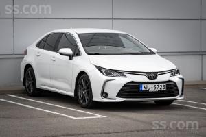 Balts Toyota Corolla 2021 Rīga, ar dzinēja tilpumu 1.50 L un nobraukumu 40 tūkst. km par 15500 €, foto 4 vietnē AUTOMOTO.COM.LV