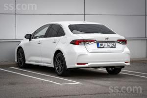 Balts Toyota Corolla 2021 Rīga, ar dzinēja tilpumu 1.50 L un nobraukumu 40 tūkst. km par 15500 €, foto 7 vietnē AUTOMOTO.COM.LV