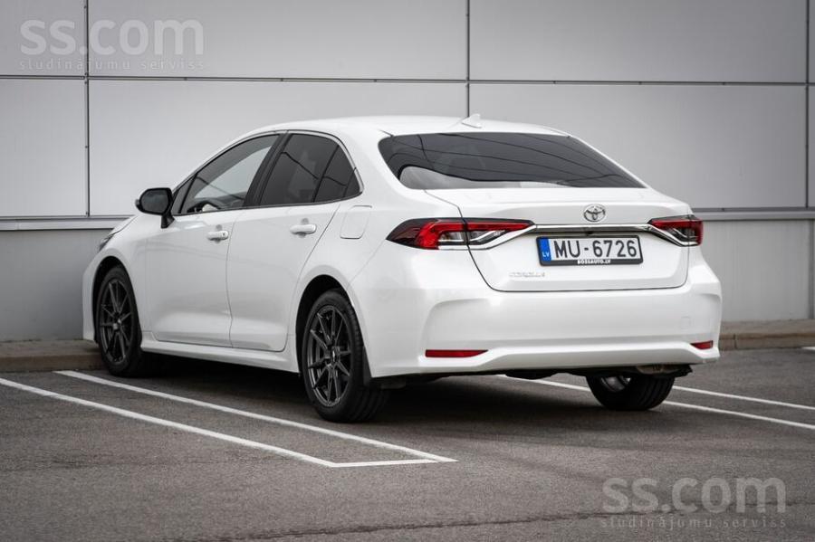 Balts Toyota Corolla 2021 Rīga, ar dzinēja tilpumu 1.50 L un nobraukumu 40 tūkst. km par 15500 €, foto 7 vietnē AUTOMOTO.COM.LV