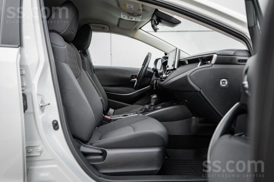 Balts Toyota Corolla 2021 Rīga, ar dzinēja tilpumu 1.50 L un nobraukumu 40 tūkst. km par 15500 €, foto 12 vietnē AUTOMOTO.COM.LV