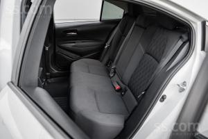 Balts Toyota Corolla 2021 Rīga, ar dzinēja tilpumu 1.50 L un nobraukumu 40 tūkst. km par 15500 €, foto 13 vietnē AUTOMOTO.COM.LV