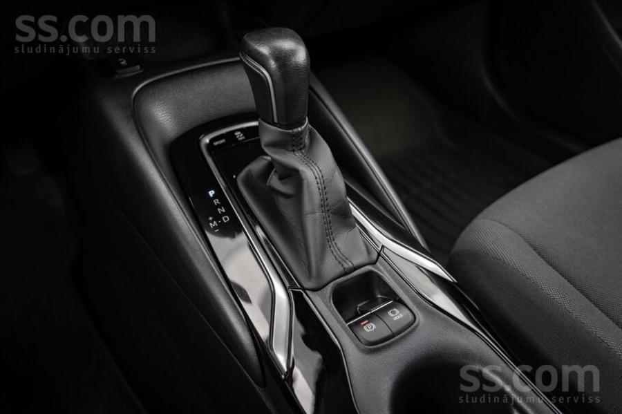 Balts Toyota Corolla 2021 Rīga, ar dzinēja tilpumu 1.50 L un nobraukumu 40 tūkst. km par 15500 €, foto 23 vietnē AUTOMOTO.COM.LV