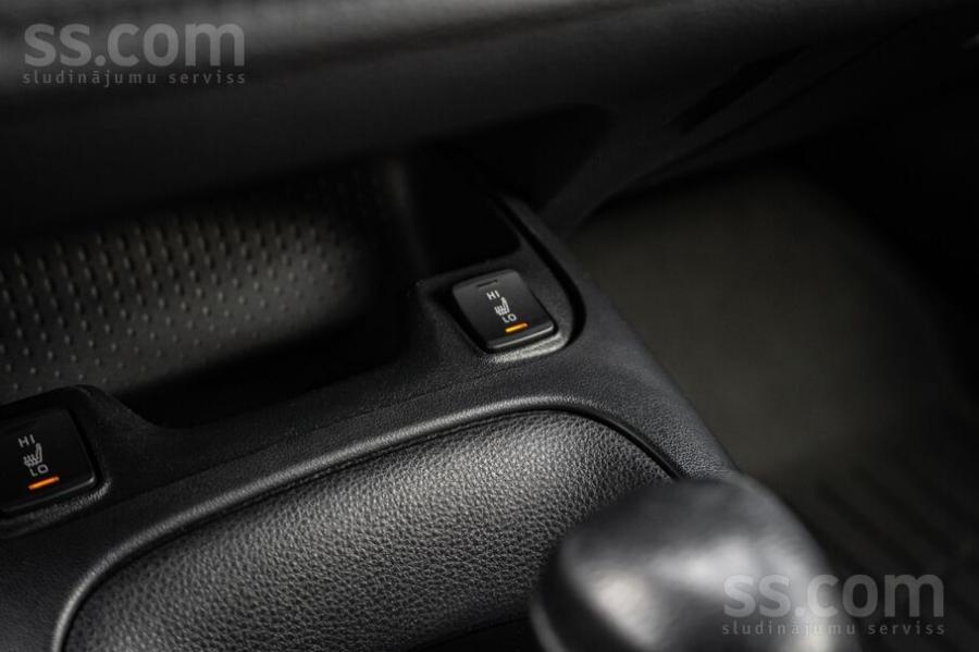 Balts Toyota Corolla 2021 Rīga, ar dzinēja tilpumu 1.50 L un nobraukumu 40 tūkst. km par 15500 €, foto 24 vietnē AUTOMOTO.COM.LV