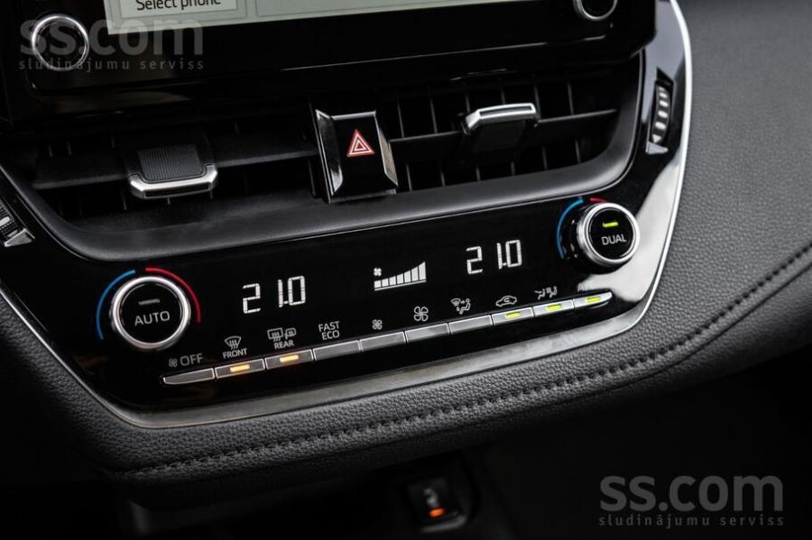 Balts Toyota Corolla 2021 Rīga, ar dzinēja tilpumu 1.50 L un nobraukumu 40 tūkst. km par 15500 €, foto 25 vietnē AUTOMOTO.COM.LV