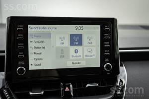 Balts Toyota Corolla 2021 Rīga, ar dzinēja tilpumu 1.50 L un nobraukumu 40 tūkst. km par 15500 €, foto 27 vietnē AUTOMOTO.COM.LV