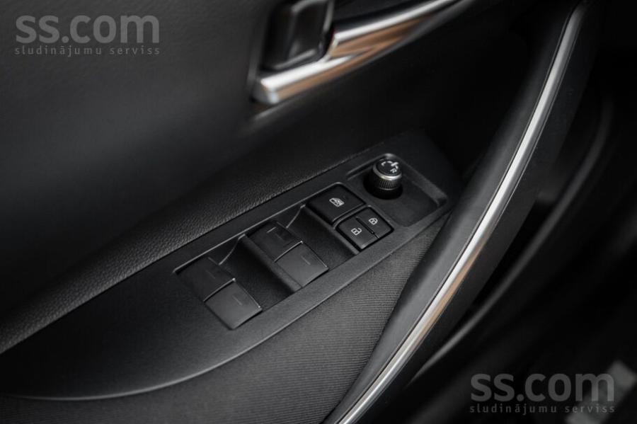 Balts Toyota Corolla 2021 Rīga, ar dzinēja tilpumu 1.50 L un nobraukumu 40 tūkst. km par 15500 €, foto 29 vietnē AUTOMOTO.COM.LV