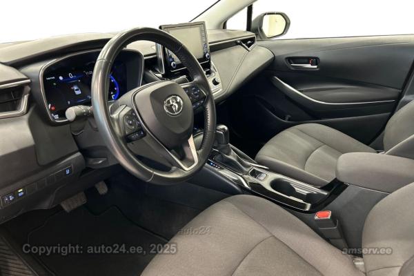White Toyota Corolla 2022 in Parnu, with an engine capacity of 1.50 L and mileage of 70 thousand km for 17990 €, photo 11 on AUTOMOTO.COM.LV