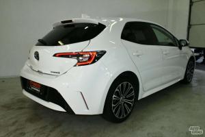 White Toyota Corolla 2022 in Kaunas, with an engine capacity of 1.80 L and mileage of 58 thousand km for 23203 €, photo 6 on AUTOMOTO.COM.LV