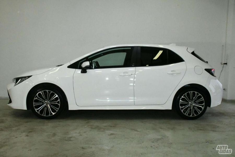 White Toyota Corolla 2022 in Kaunas, with an engine capacity of 1.80 L and mileage of 58 thousand km for 23203 €, photo 9 on AUTOMOTO.COM.LV