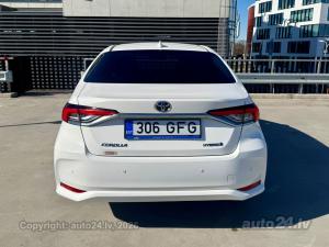 White Toyota Corolla 2022 in Tallinn, with an engine capacity of 1.80 L and mileage of 100 thousand km for 16990 €, photo 9 on AUTOMOTO.COM.LV