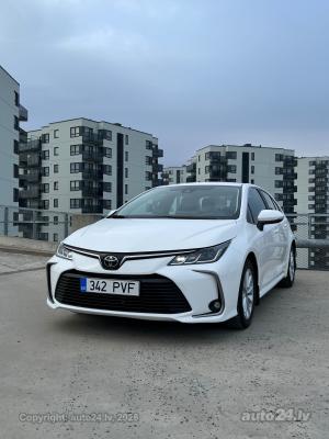 Balts Toyota Corolla 2022 Tallina, ar dzinēja tilpumu 1.50 L un nobraukumu 54 tūkst. km par 16100 €, foto  vietnē AUTOMOTO.COM.LV