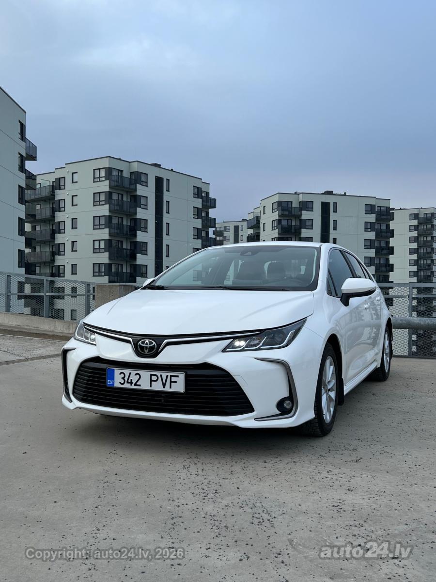 Balts Toyota Corolla 2022 Tallina, ar dzinēja tilpumu 1.50 L un nobraukumu 54 tūkst. km par 16100 €, foto 1 vietnē AUTOMOTO.COM.LV