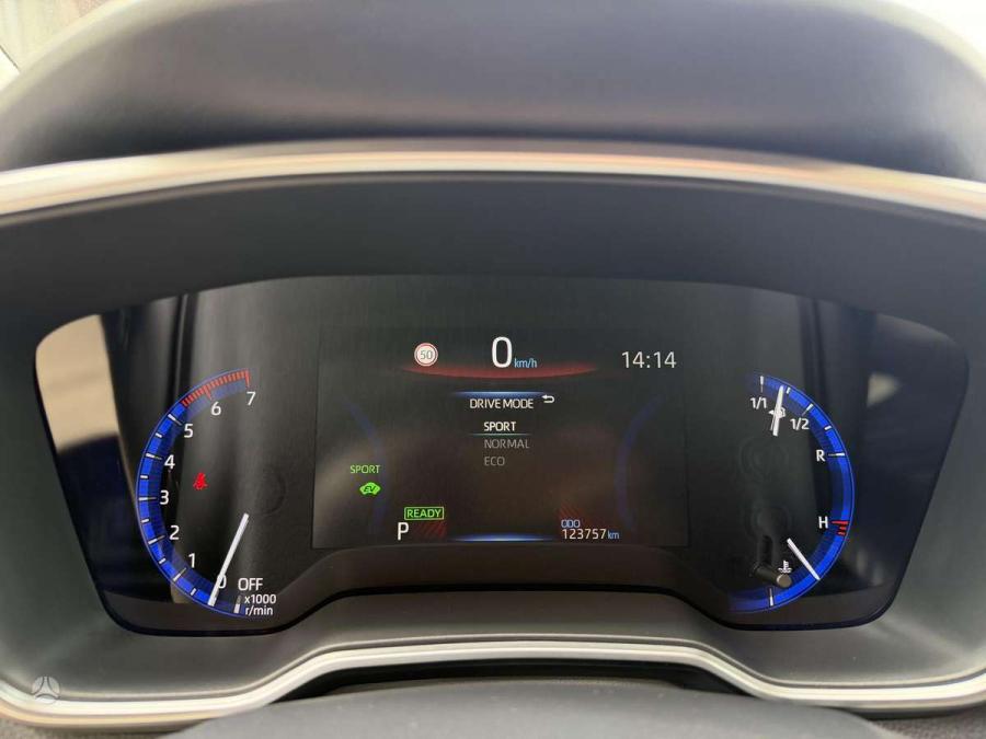 Balts Toyota Corolla 2022 Viļņa, ar dzinēja tilpumu 1.80 L un nobraukumu 125 tūkst. km par 18200 €, foto 9 vietnē AUTOMOTO.COM.LV