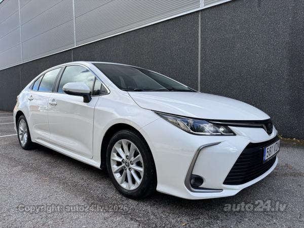 White Toyota Corolla 2022 in Parnu, with an engine capacity of 1.50 L and mileage of 75 thousand km for 18990 €, photo 1 on AUTOMOTO.COM.LV