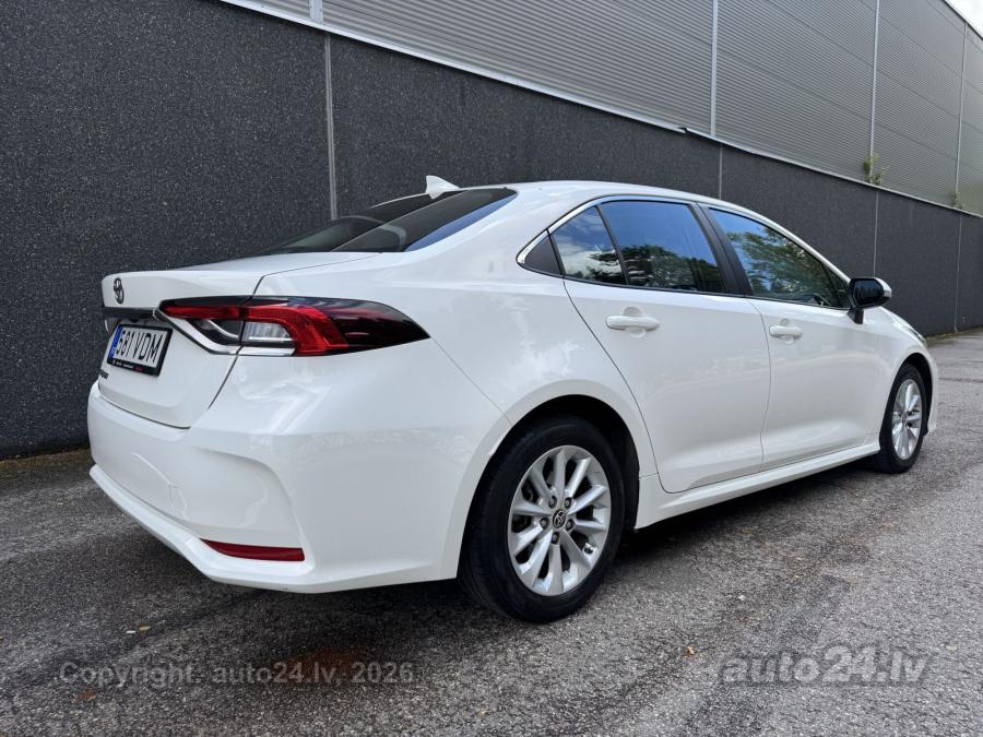 Balts Toyota Corolla 2022 Pērnava, ar dzinēja tilpumu 1.50 L un nobraukumu 75 tūkst. km par 18990 €, foto 4 vietnē AUTOMOTO.COM.LV