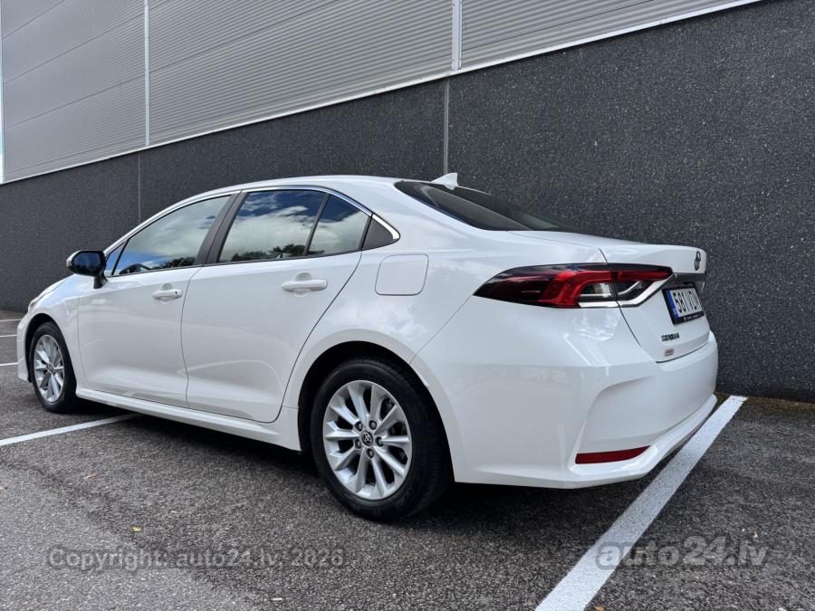 Balts Toyota Corolla 2022 Pērnava, ar dzinēja tilpumu 1.50 L un nobraukumu 75 tūkst. km par 18990 €, foto 5 vietnē AUTOMOTO.COM.LV