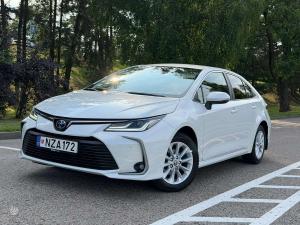 Balts Toyota Corolla 2022 Trakai, ar dzinēja tilpumu 1.80 L un nobraukumu 125 tūkst. km par 17950 €, foto  vietnē AUTOMOTO.COM.LV