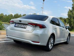 Белый Тойота Королла 2022 в Тракай, объемом двигателя 1.80 л и пробегом 125 тыс. км за 17950 €, фото 4 на AUTOMOTO.COM.LV