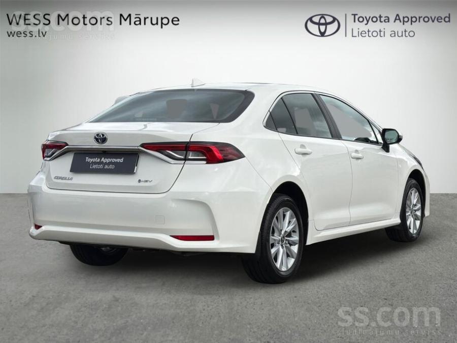 Balts Toyota Corolla 2024 Rīga, ar dzinēja tilpumu 1.80 L un nobraukumu 20 tūkst. km par 23590 €, foto 3 vietnē AUTOMOTO.COM.LV