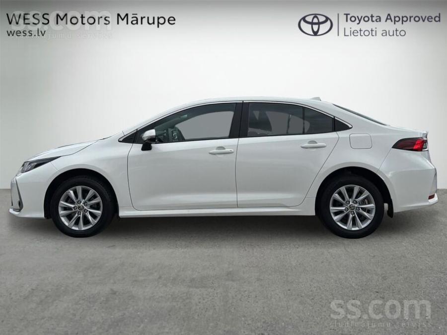 Balts Toyota Corolla 2024 Rīga, ar dzinēja tilpumu 1.80 L un nobraukumu 20 tūkst. km par 23590 €, foto 4 vietnē AUTOMOTO.COM.LV