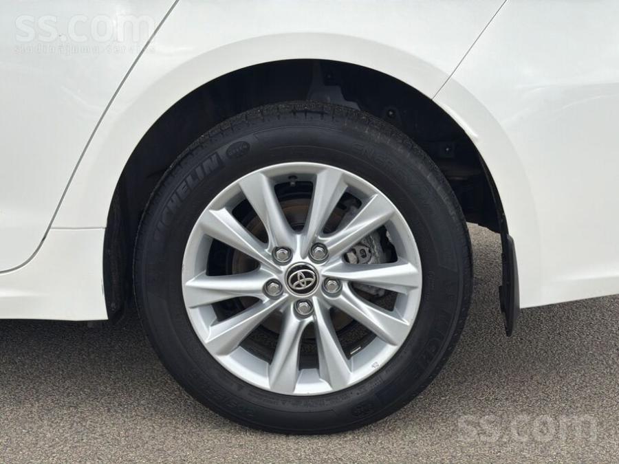 Balts Toyota Corolla 2024 Rīga, ar dzinēja tilpumu 1.80 L un nobraukumu 20 tūkst. km par 23590 €, foto 16 vietnē AUTOMOTO.COM.LV