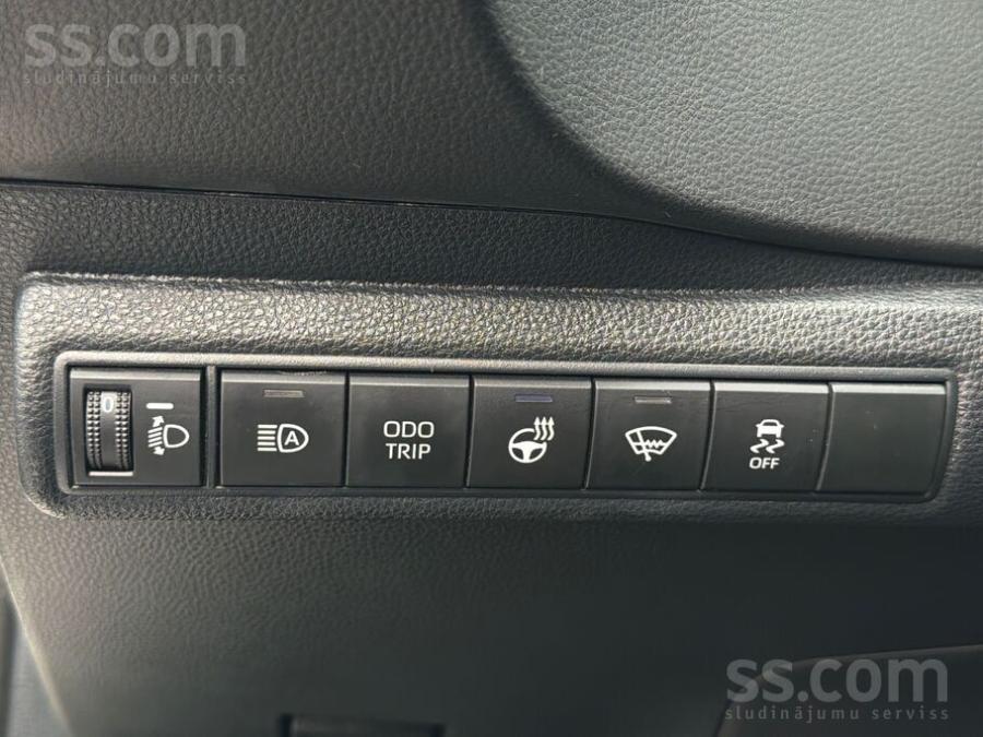 Balts Toyota Corolla 2024 Rīga, ar dzinēja tilpumu 1.80 L un nobraukumu 20 tūkst. km par 23590 €, foto 27 vietnē AUTOMOTO.COM.LV