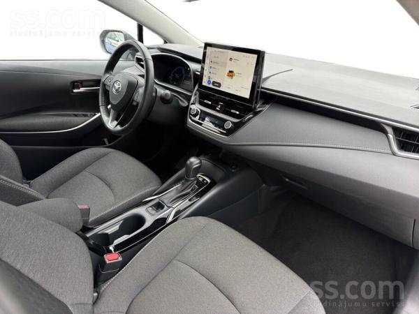 White Toyota Corolla 2025 in Riga, with an engine capacity of 1.80 L and mileage of 45 thousand km for 22990 €, photo 7 on AUTOMOTO.COM.LV