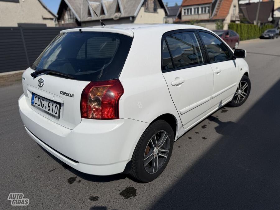 White Toyota Corolla 2006 in Kaunas, with an engine capacity of 1.60 L and mileage of 275 thousand km for 2200 €, photo 7 on AUTOMOTO.COM.LV