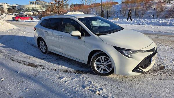 Balts Toyota Corolla 2019 Viļņa, ar dzinēja tilpumu 1.20 L un nobraukumu 99 tūkst. km par 13900 €, foto 1 vietnē AUTOMOTO.COM.LV