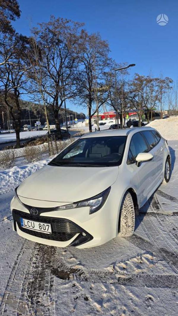 Balts Toyota Corolla 2019 Viļņa, ar dzinēja tilpumu 1.20 L un nobraukumu 99 tūkst. km par 13900 €, foto 4 vietnē AUTOMOTO.COM.LV