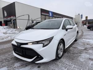 White Toyota Corolla 2019 in Vilnius, with an engine capacity of 1.80 L and mileage of 398 thousand km for 11450 €, photo  on AUTOMOTO.COM.LV