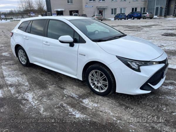 Balts Toyota Corolla 2019 Tallina, ar dzinēja tilpumu 1.80 L un nobraukumu 177 tūkst. km par 13390 €, foto 3 vietnē AUTOMOTO.COM.LV