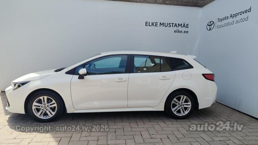 White Toyota Corolla 2019 in Tallinn, with an engine capacity of 1.20 L and mileage of 93 thousand km for 15495 €, photo 4 on AUTOMOTO.COM.LV