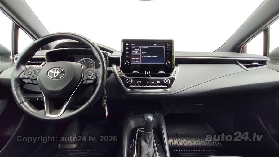 White Toyota Corolla 2019 in Tallinn, with an engine capacity of 1.20 L and mileage of 93 thousand km for 15495 €, photo 9 on AUTOMOTO.COM.LV