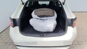 White Toyota Corolla 2019 in Tallinn, with an engine capacity of 1.20 L and mileage of 93 thousand km for 15495 €, photo 11 on AUTOMOTO.COM.LV