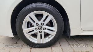 White Toyota Corolla 2019 in Tallinn, with an engine capacity of 1.20 L and mileage of 93 thousand km for 15495 €, photo 16 on AUTOMOTO.COM.LV