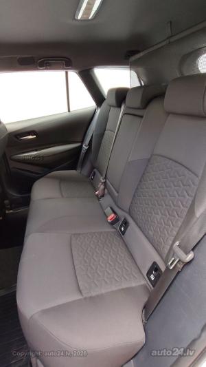 White Toyota Corolla 2019 in Tallinn, with an engine capacity of 1.20 L and mileage of 93 thousand km for 15495 €, photo 18 on AUTOMOTO.COM.LV