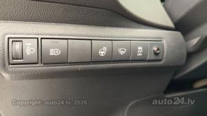 White Toyota Corolla 2019 in Tallinn, with an engine capacity of 1.20 L and mileage of 93 thousand km for 15495 €, photo 20 on AUTOMOTO.COM.LV