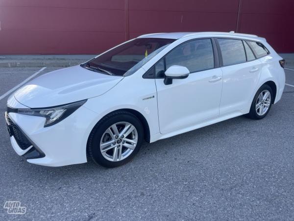 White Toyota Corolla 2019 in Kaunas, with an engine capacity of 1.80 L and mileage of 216 thousand km for 12750 €, photo 1 on AUTOMOTO.COM.LV