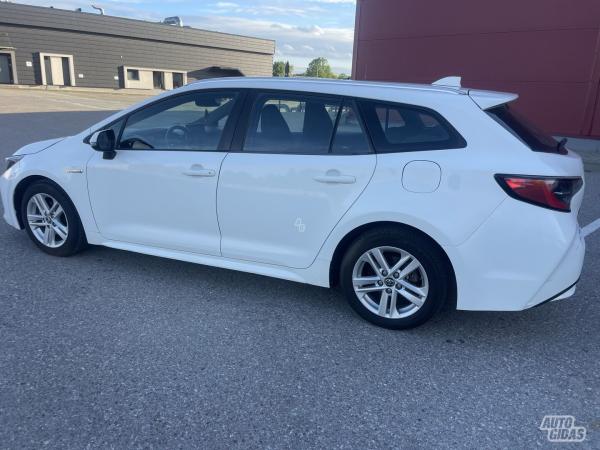 White Toyota Corolla 2019 in Kaunas, with an engine capacity of 1.80 L and mileage of 216 thousand km for 12750 €, photo 2 on AUTOMOTO.COM.LV