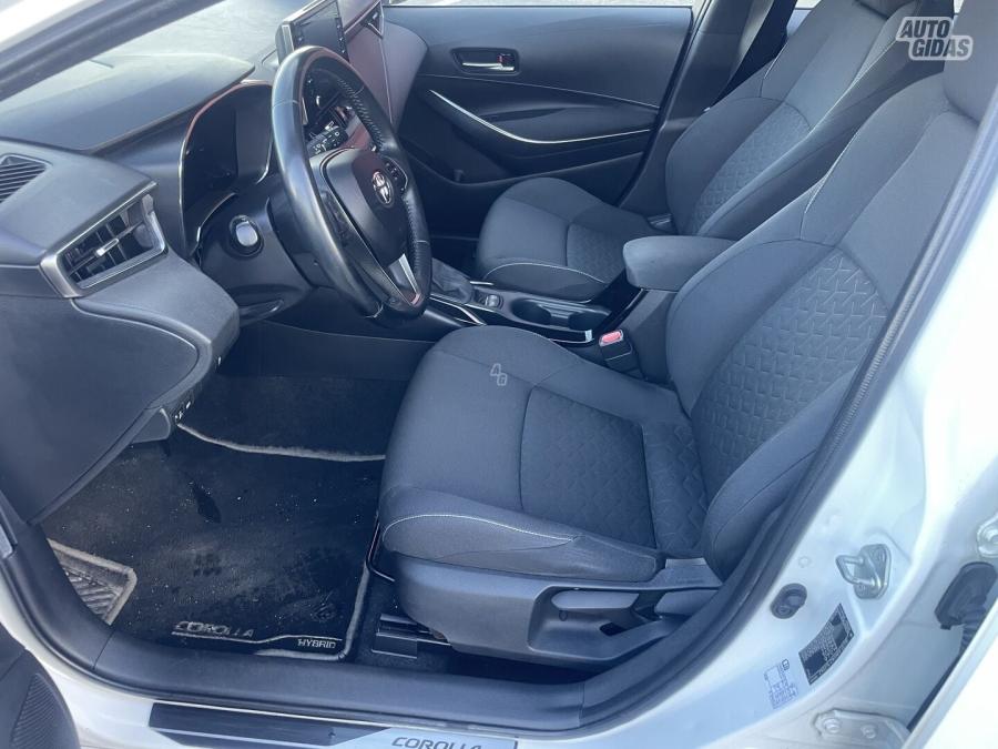 Balts Toyota Corolla 2019 Kauņa, ar dzinēja tilpumu 1.80 L un nobraukumu 216 tūkst. km par 12750 €, foto 22 vietnē AUTOMOTO.COM.LV