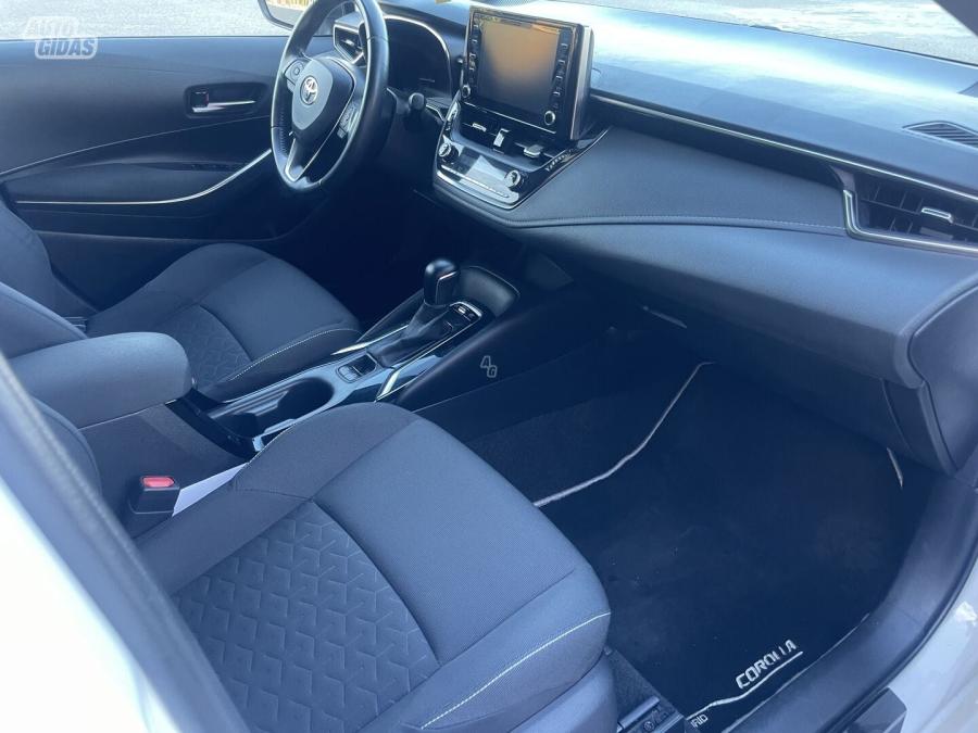 Balts Toyota Corolla 2019 Kauņa, ar dzinēja tilpumu 1.80 L un nobraukumu 216 tūkst. km par 12750 €, foto 23 vietnē AUTOMOTO.COM.LV