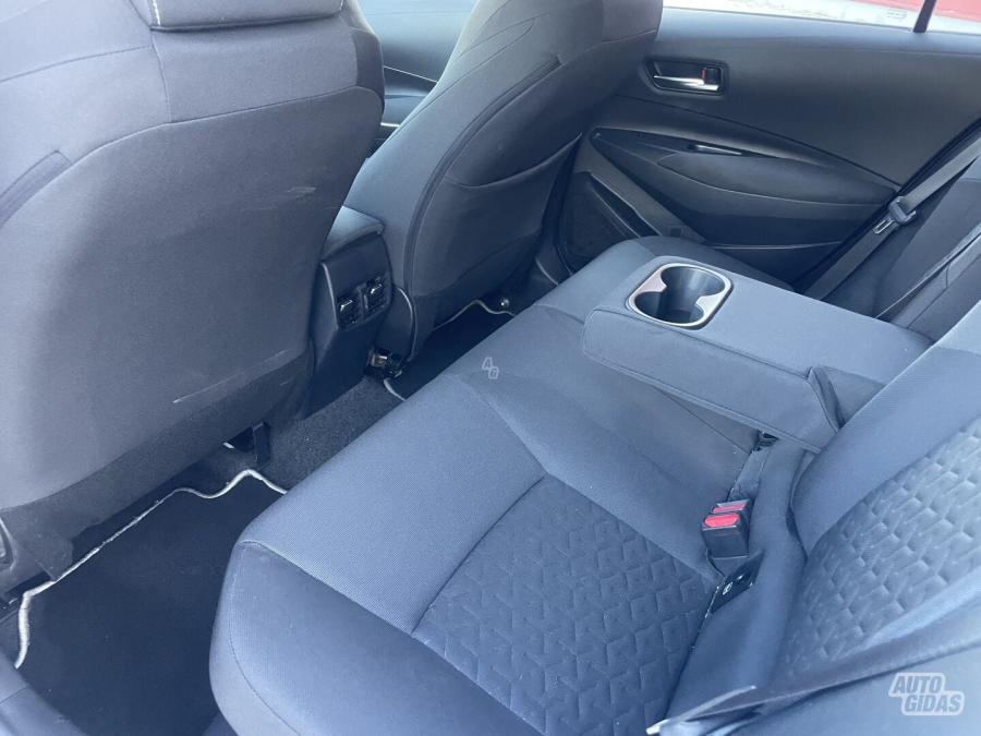 Balts Toyota Corolla 2019 Kauņa, ar dzinēja tilpumu 1.80 L un nobraukumu 216 tūkst. km par 12750 €, foto 25 vietnē AUTOMOTO.COM.LV