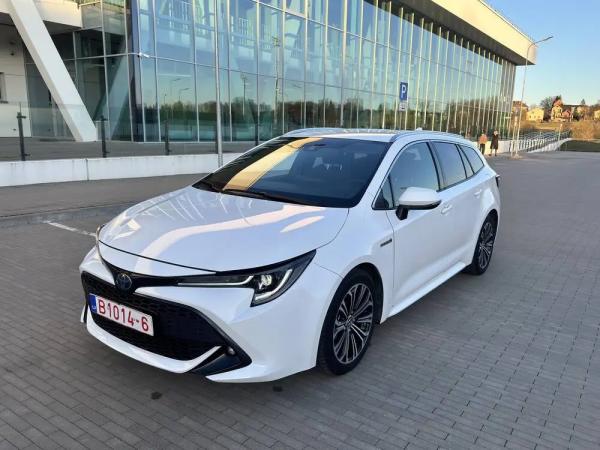 Белый Тойота Королла 2019 в Резекне, объемом двигателя 1.80 л и пробегом 175 тыс. км за 14300 €, фото 1 на AUTOMOTO.COM.LV