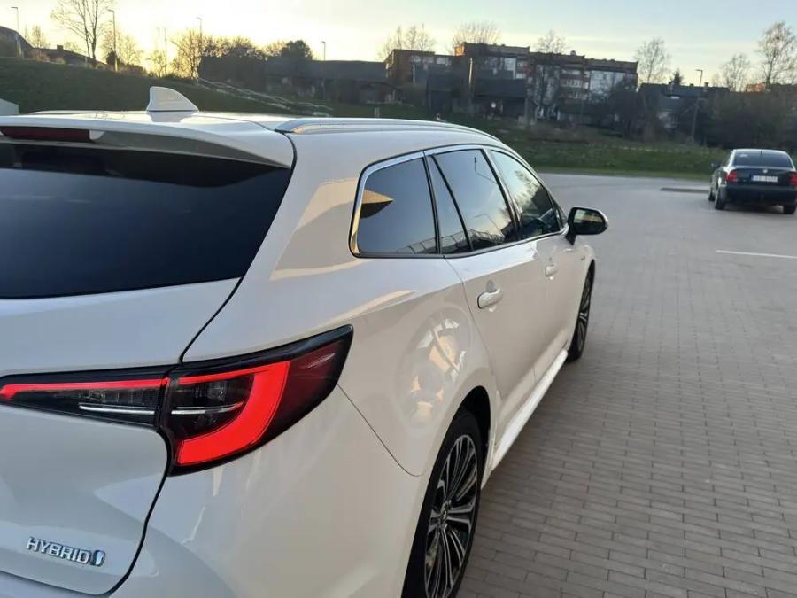 Белый Тойота Королла 2019 в Резекне, объемом двигателя 1.80 л и пробегом 175 тыс. км за 14300 €, фото 6 на AUTOMOTO.COM.LV