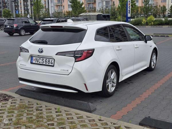 Белый Тойота Королла 2019 в Вильнюс, объемом двигателя 1.80 л и пробегом 396 тыс. км за 10900 €, фото 3 на AUTOMOTO.COM.LV