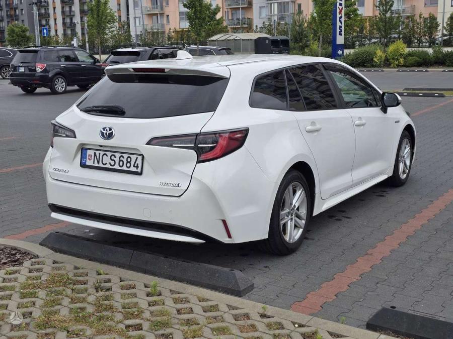 Белый Тойота Королла 2019 в Вильнюс, объемом двигателя 1.80 л и пробегом 396 тыс. км за 10900 €, фото 4 на AUTOMOTO.COM.LV
