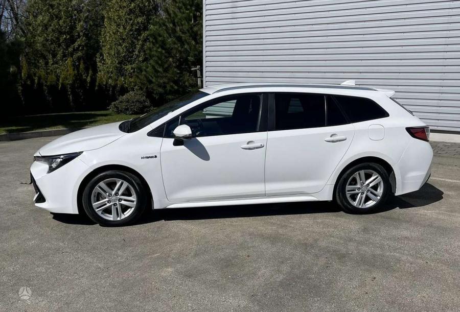 Balts Toyota Corolla 2019 Klaipėda, ar dzinēja tilpumu 1.80 L un nobraukumu 400 tūkst. km par 10890 €, foto 4 vietnē AUTOMOTO.COM.LV